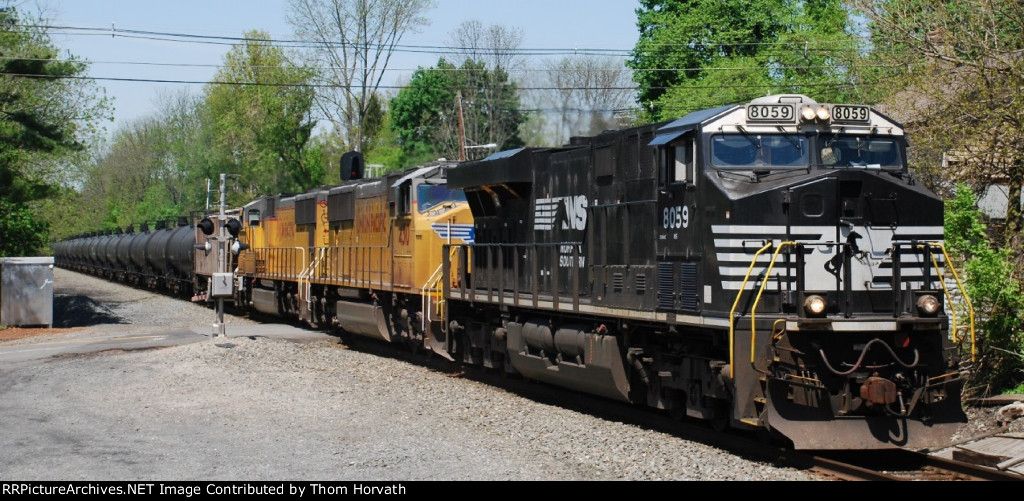 NS Z4K brings its consist of ethanol east over the LEHL @ MP 48